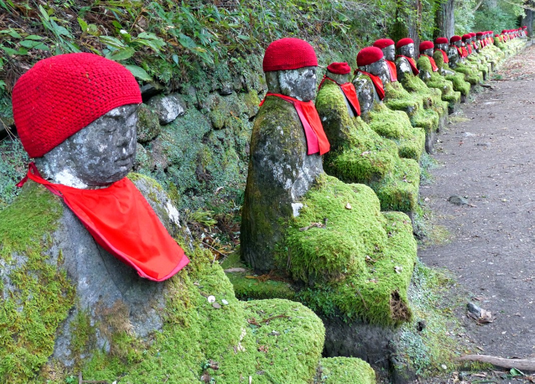 The Bake-Jizō of Kanmangafuchi Abyss - Travel with me