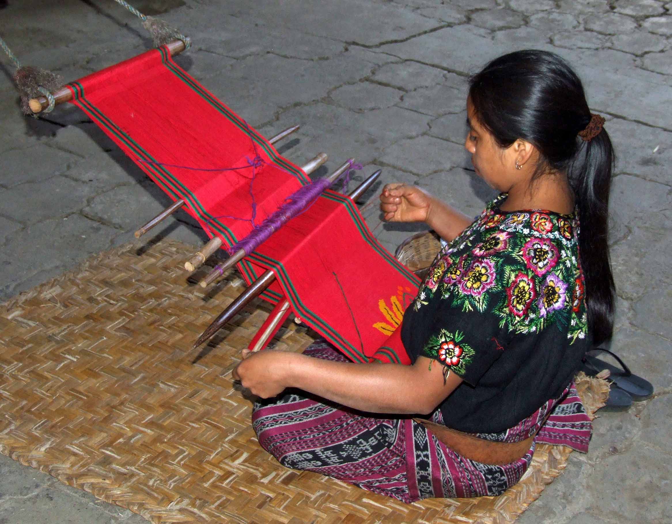 Using our hands: handicrafts around the world - Travel with me