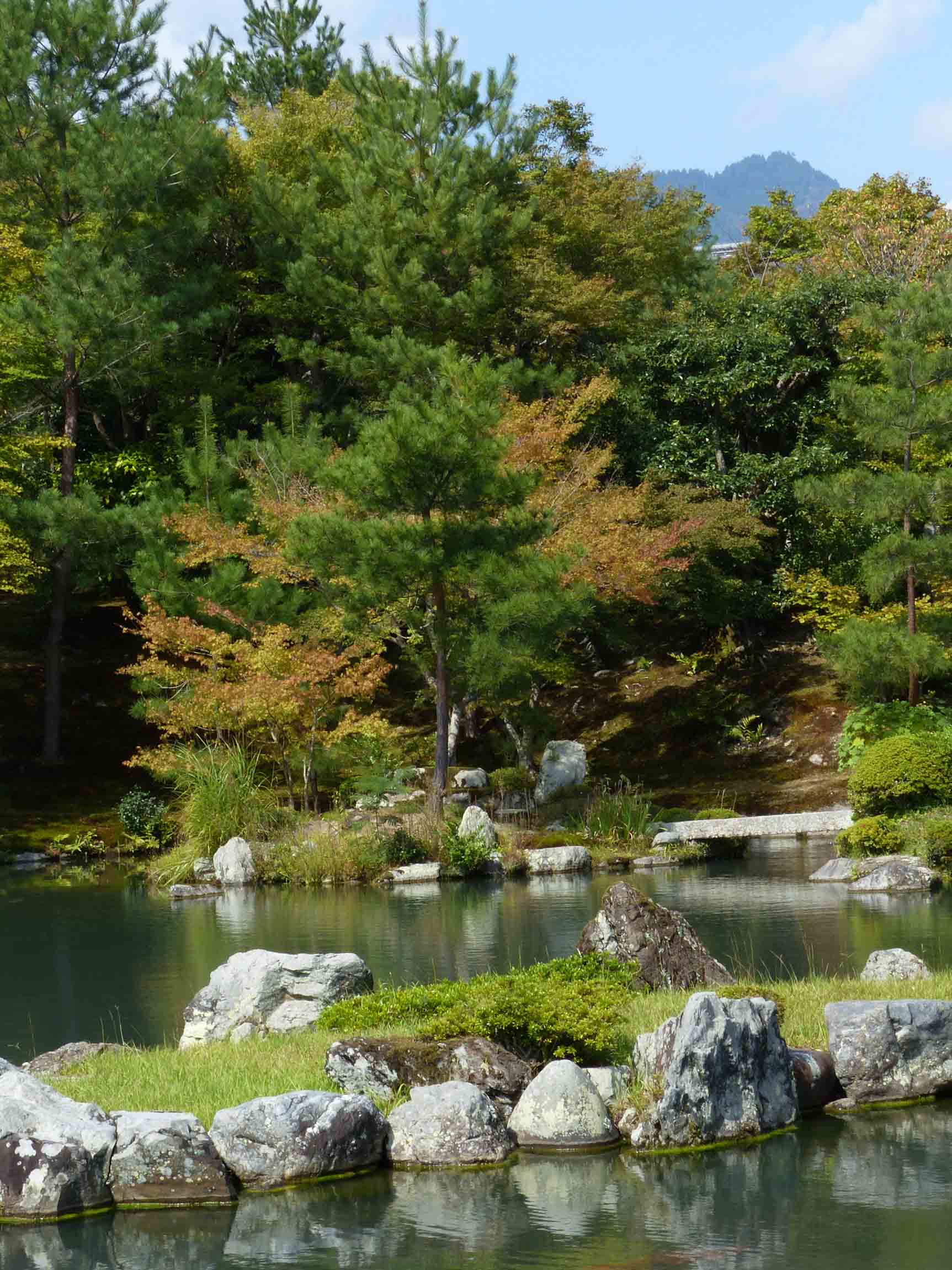 Exploring the temple gardens of Kyoto - Travel with me