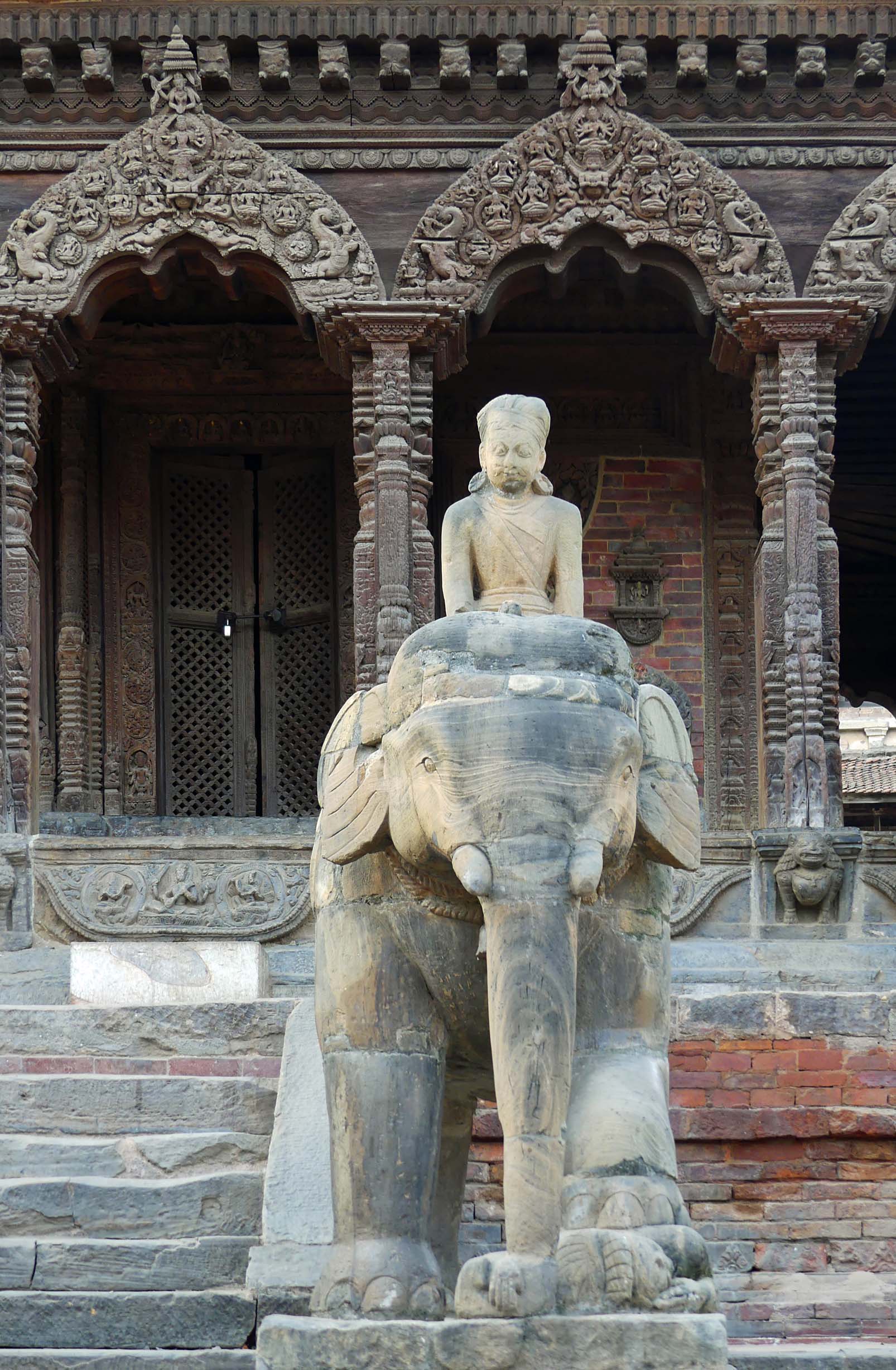A walk in Patan, the City of Beauty - Travel with me