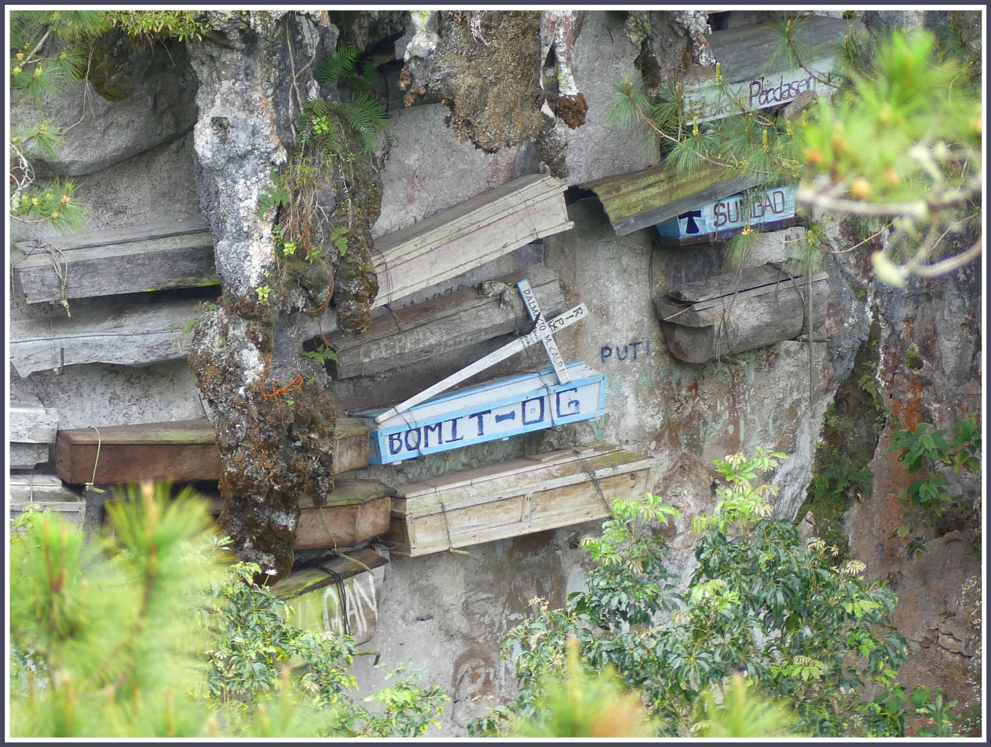 A postcard from the Philippines: hanging coffins in Sagada - Travel with me